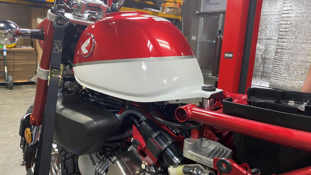 Honda Monkey Billet Tank Riser with Stainless Steel Seat support - The ...